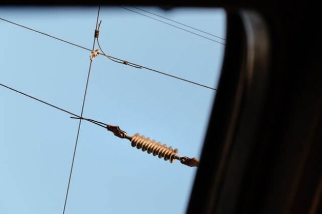 Why U type jumpers provided in an overhead transmission line?